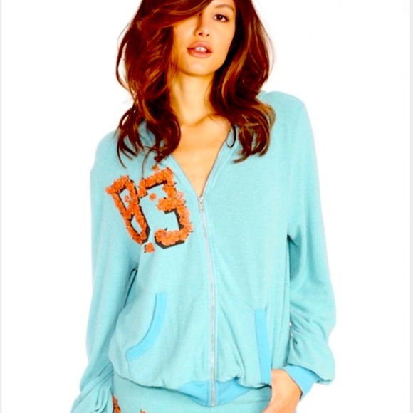 Wildfox | Tops | Euc Wildfox 83 Roses Malibu Zip Hoodie In Rain Drop ...
